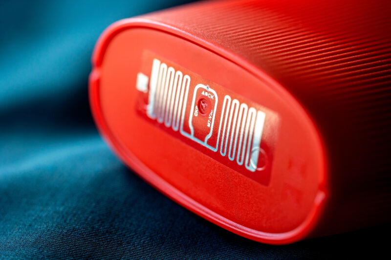 French fast-food giant opts for RFID tech with reusable tableware