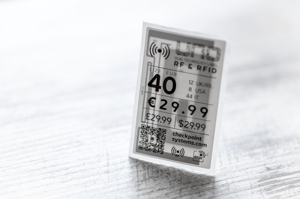 Why dual technology labels are a must for ambitious retailers